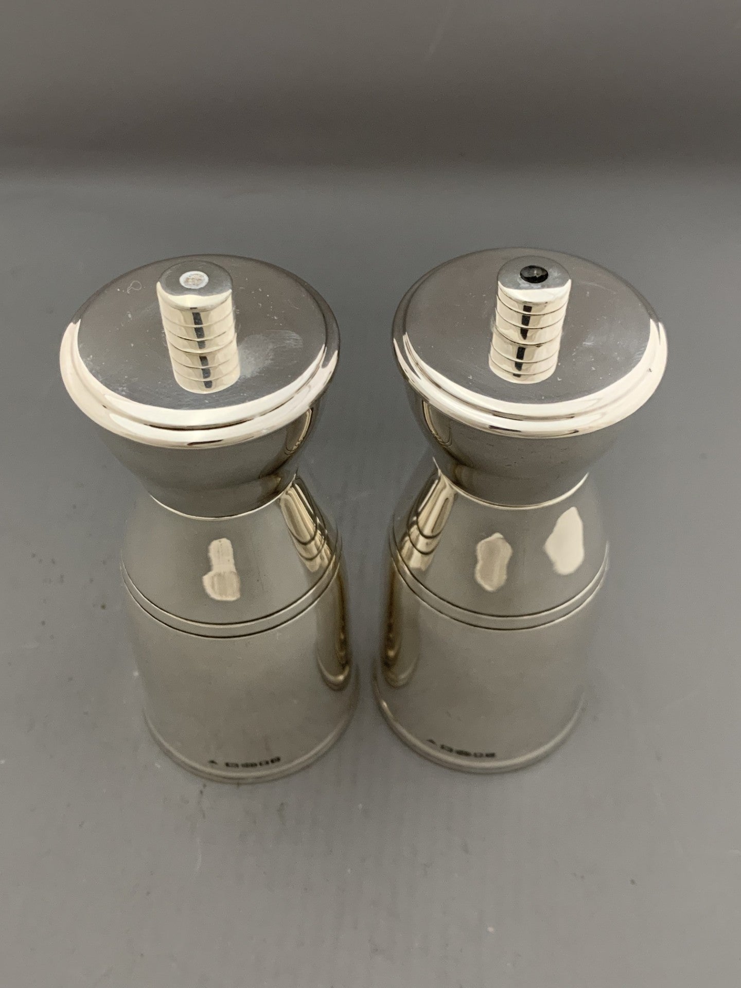 Silver SALT & PEPPER GRINDERS- STYLES SILVER of HUNGERFORD – Styles Silver