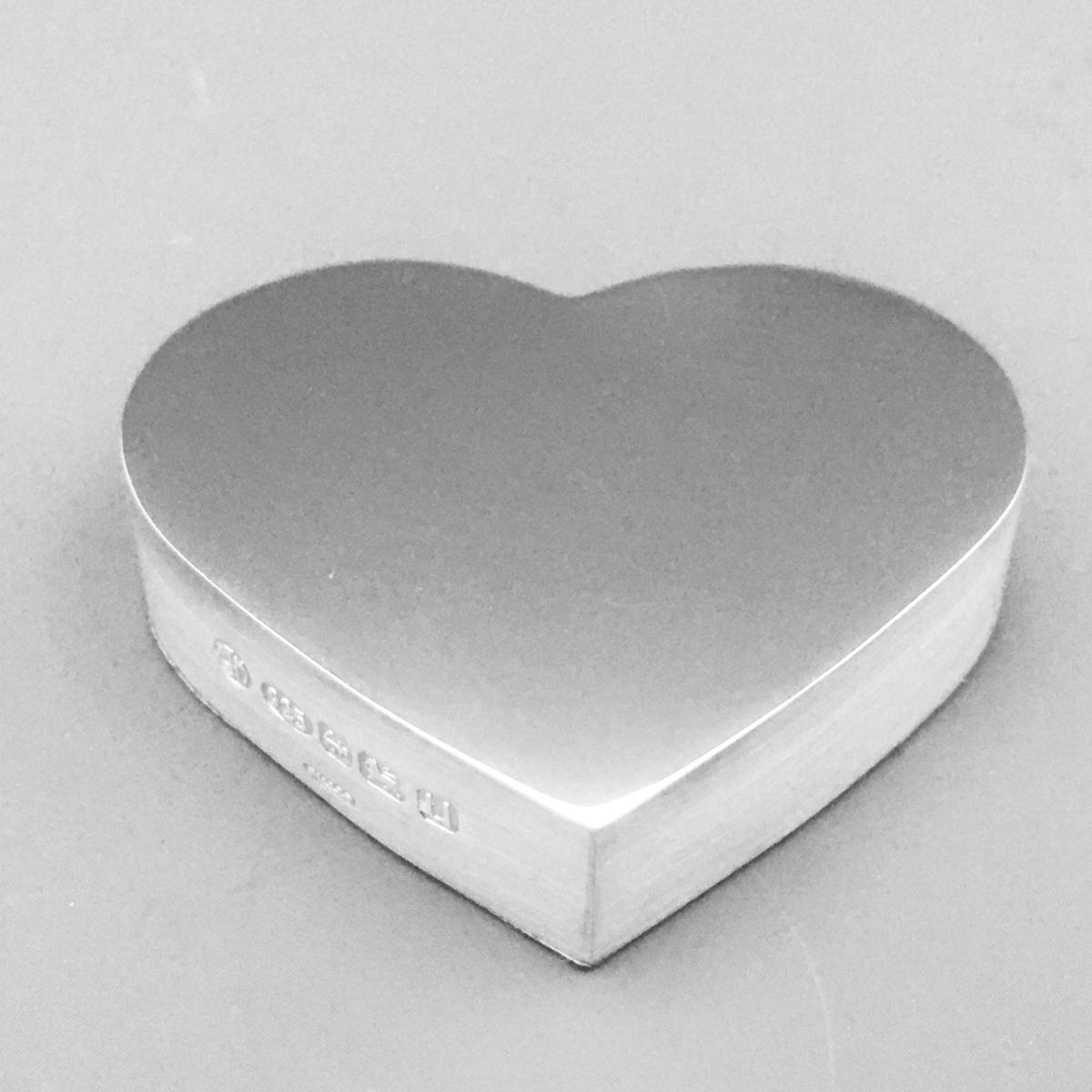 Silver HEART PAPERWEIGHT – Styles Silver