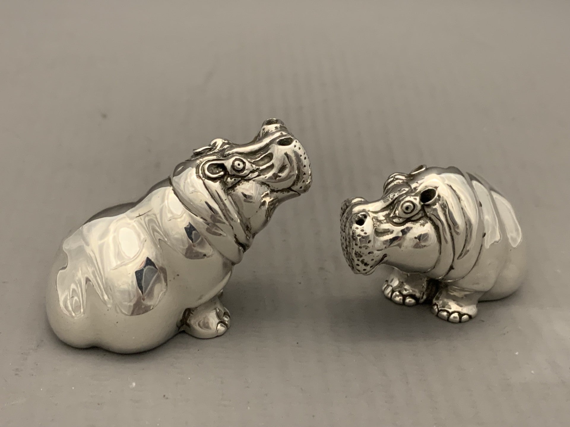 PATRICK MAVROS Silver HIPPO SALT & PEPPER – Styles Silver